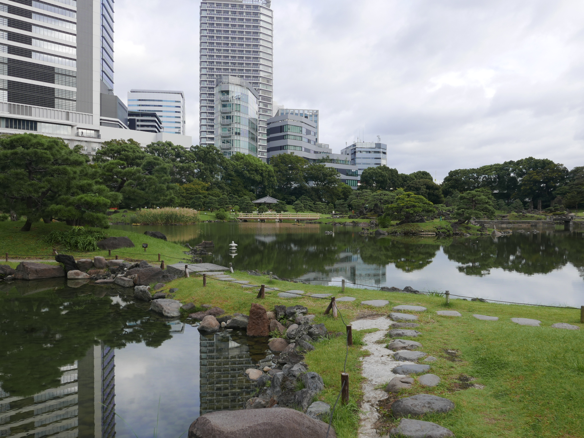 The Kyu Shiba Rikyu Garden: Mionr but full of remarkable tastes in ...